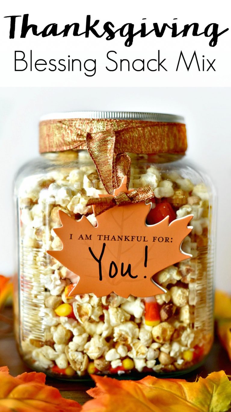 Thanksgiving Snack Idea - Popcorn and Candy Snack Mix